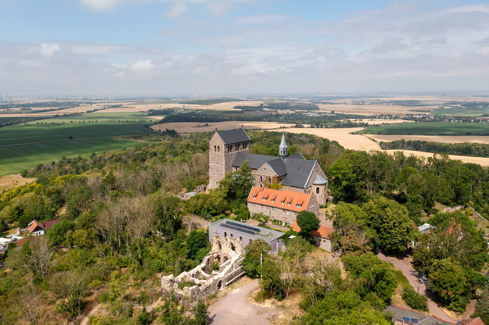 Klosterkirche Petersberg - Wettiner Weg